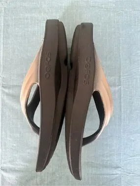 OOFOS | Shoes | Oofos Oolala Luxe Thong Flip Flops Recovery Sandals ...